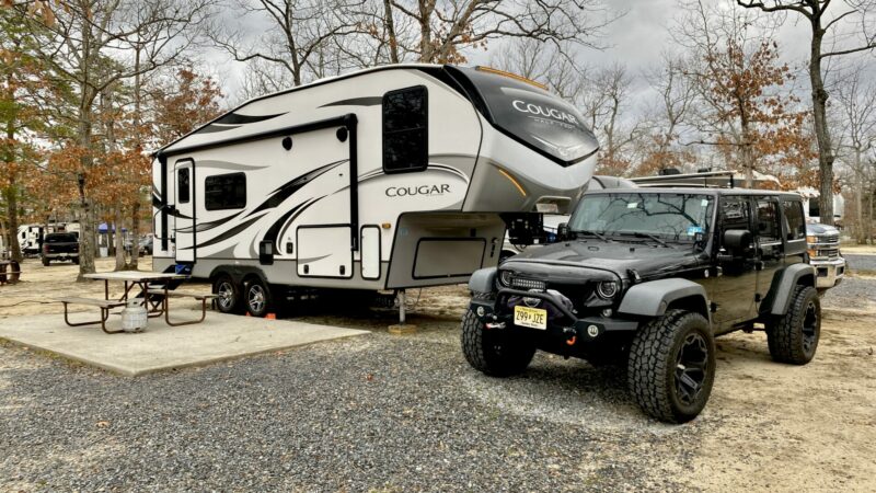 10 Best Small 5th Wheel Trailers in 2022 - Getaway Couple