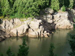 Blue Ridge Reservoir Camping and Kayaking Guide - Getaway Couple