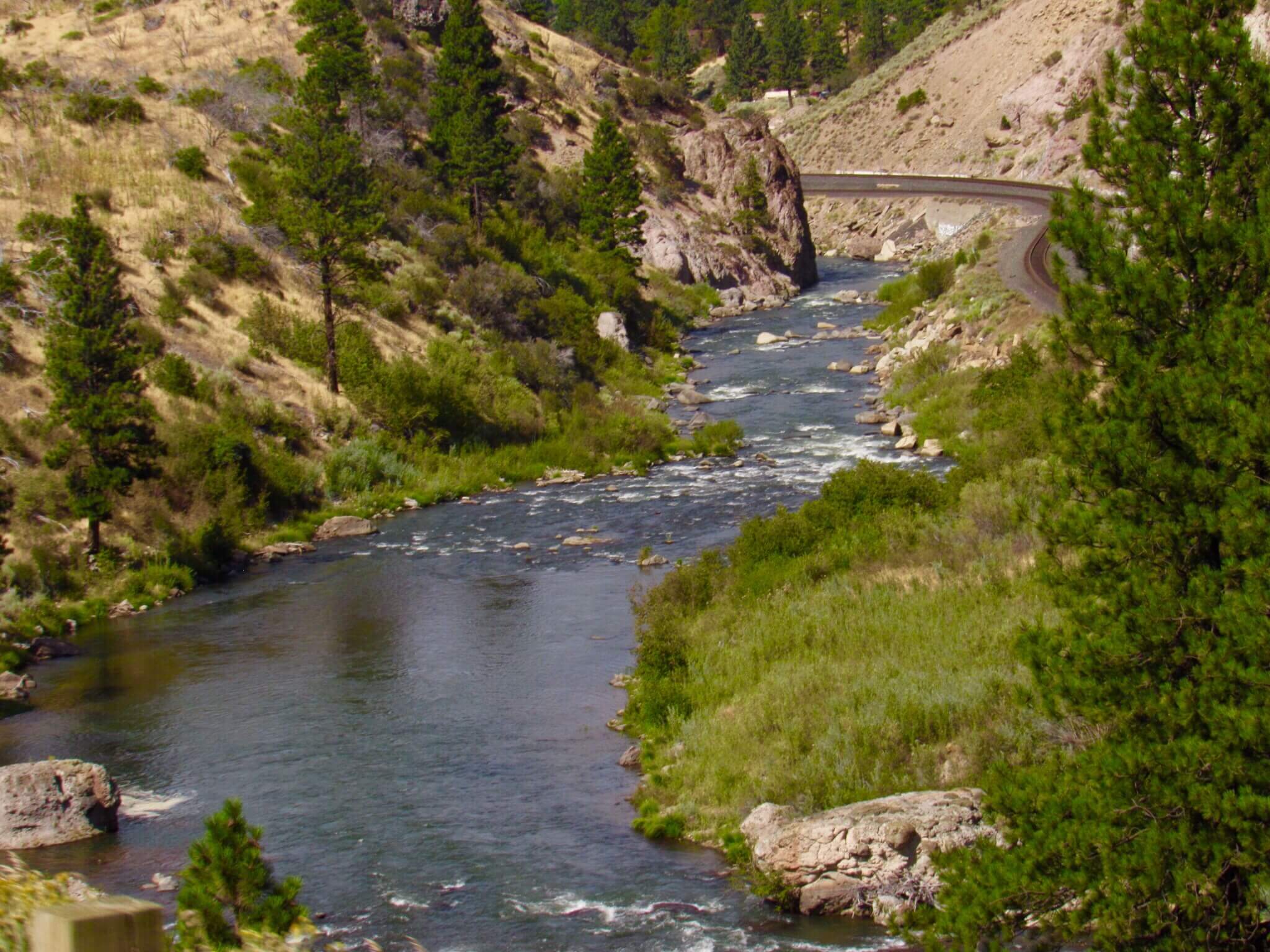 Stampede Reservoir Camping Guide in Tahoe National Forest