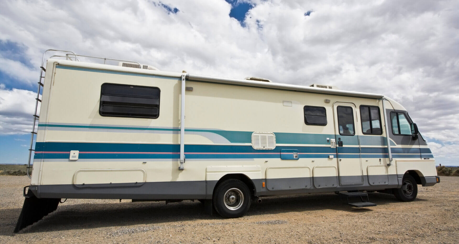 The Best Boondocking Tips For A Big RV - Getaway Couple