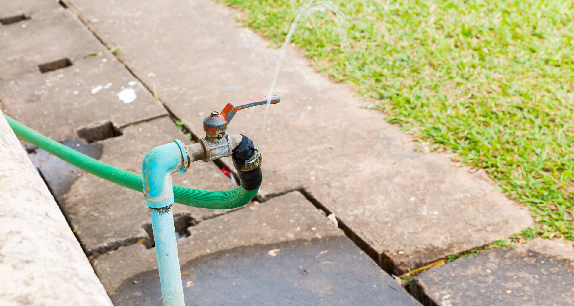 Camco Water Bandit Review - Getaway Couple