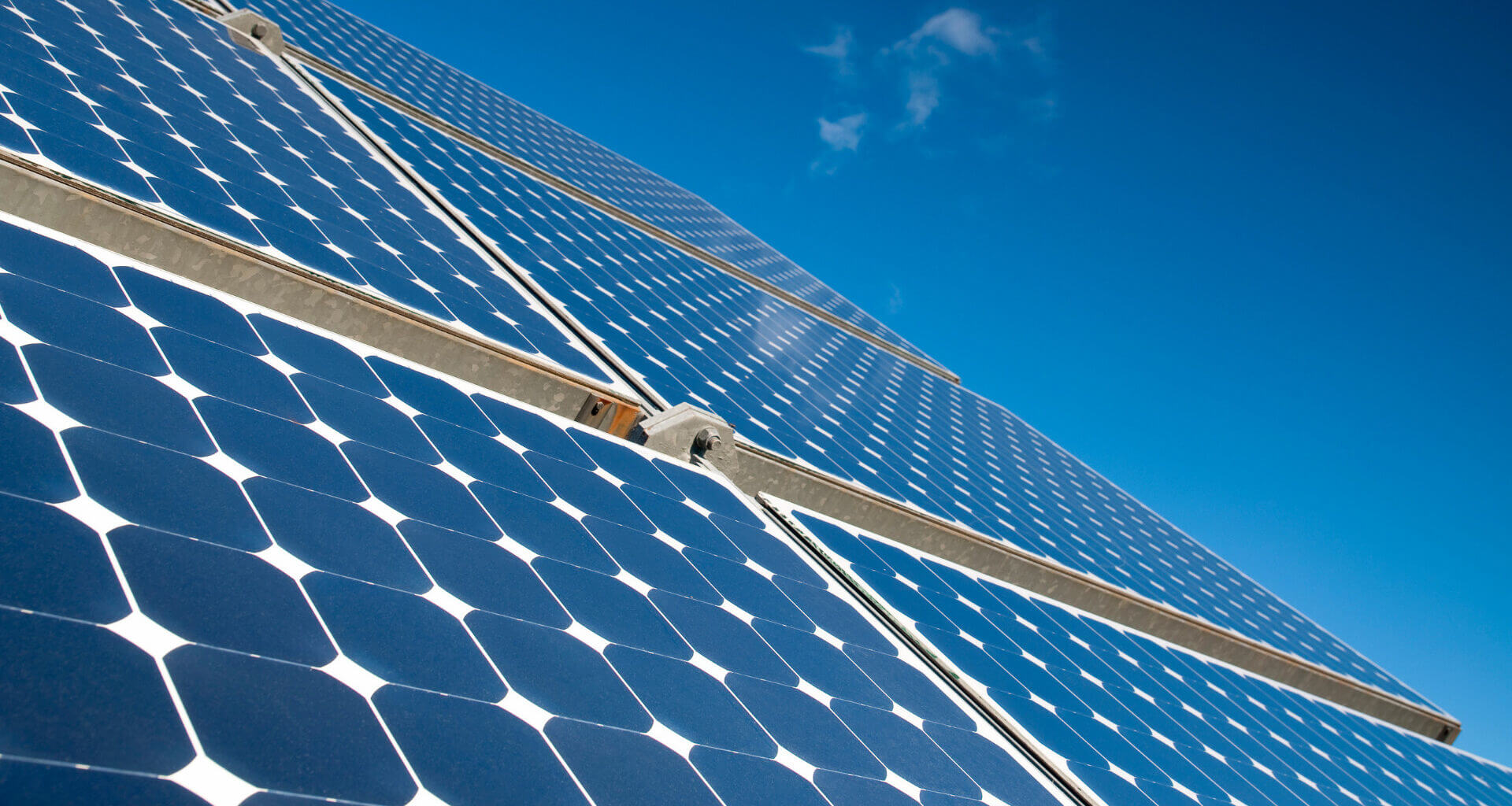 Compare Solar Panels in Series vs. Parallel: Which Is Better?