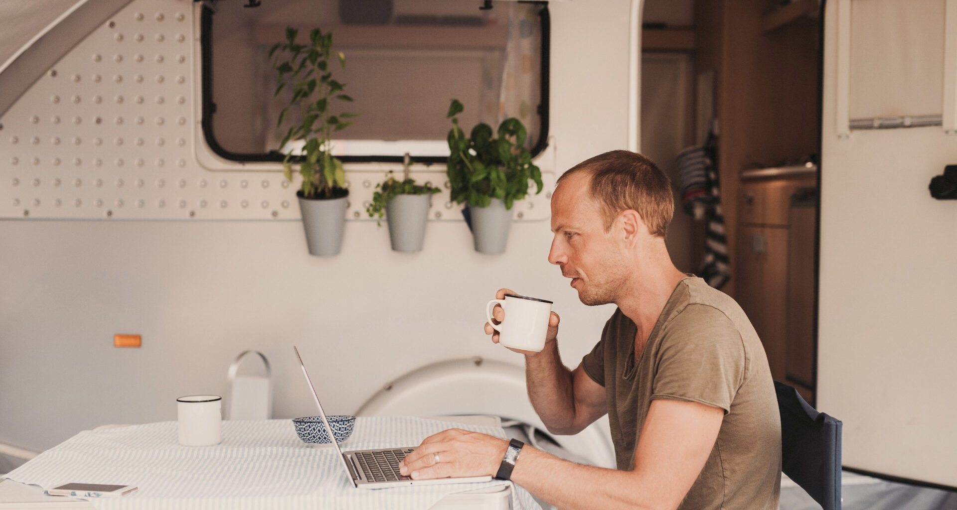 Where to Find Legitimate Workamping Jobs - Getaway Couple
