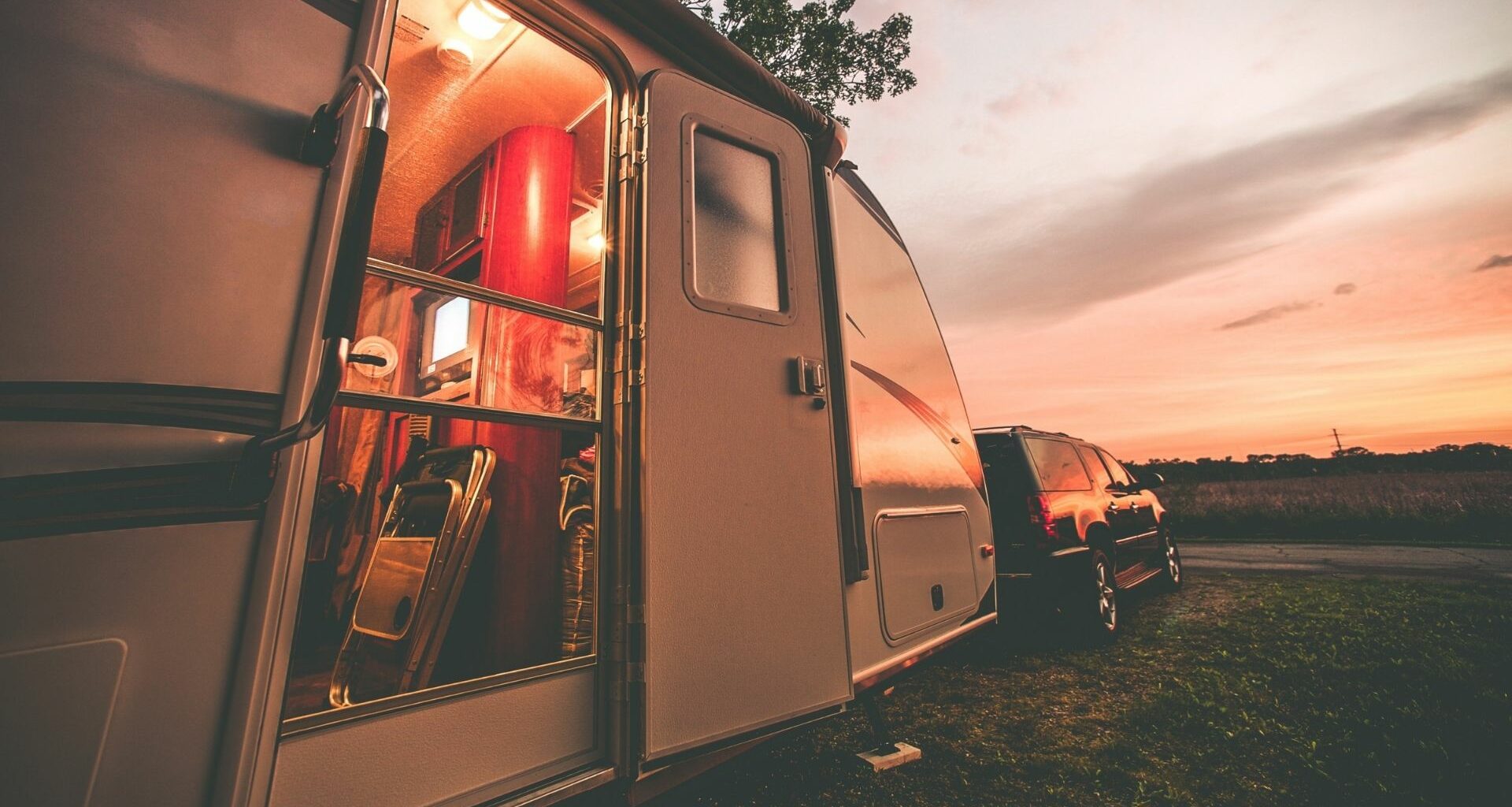 Gaming Camper Setups of Your Dreams - Getaway Couple