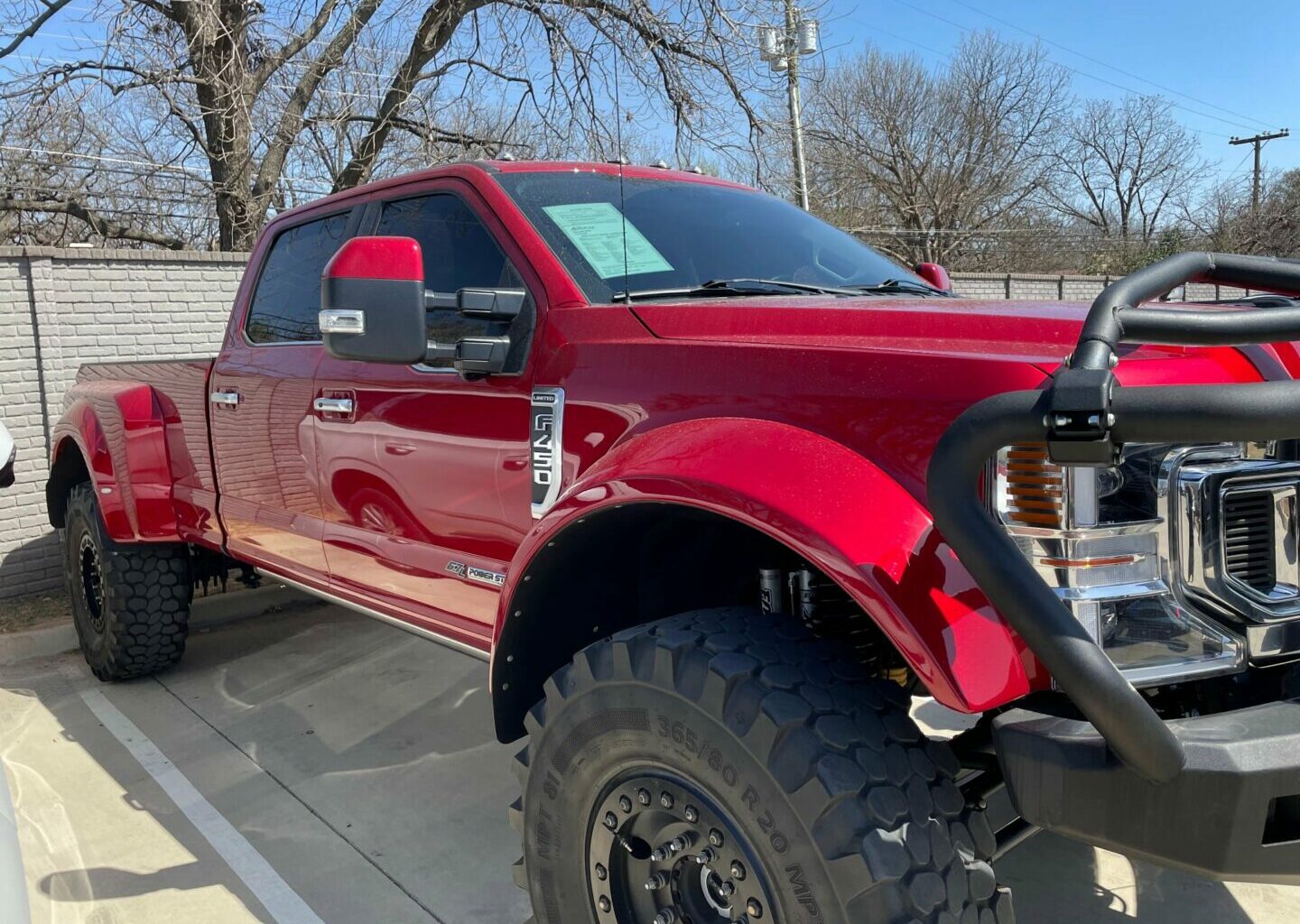 What Are Super Single Tires? - Getaway Couple