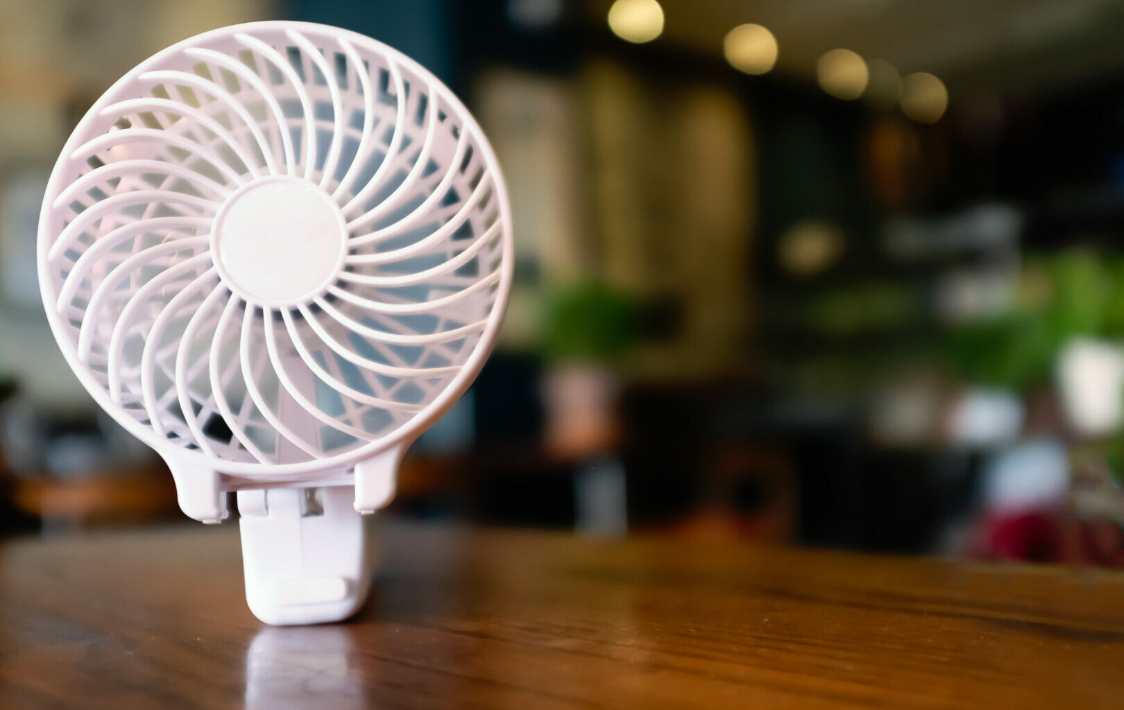 10 Best Battery-Powered Fans for Camping - Getaway Couple