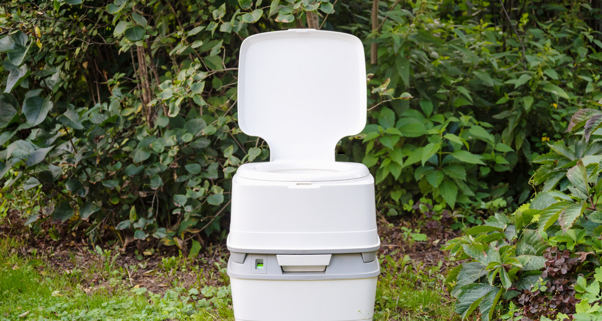 How Does a Waterless Toilet Work? - Getaway Couple