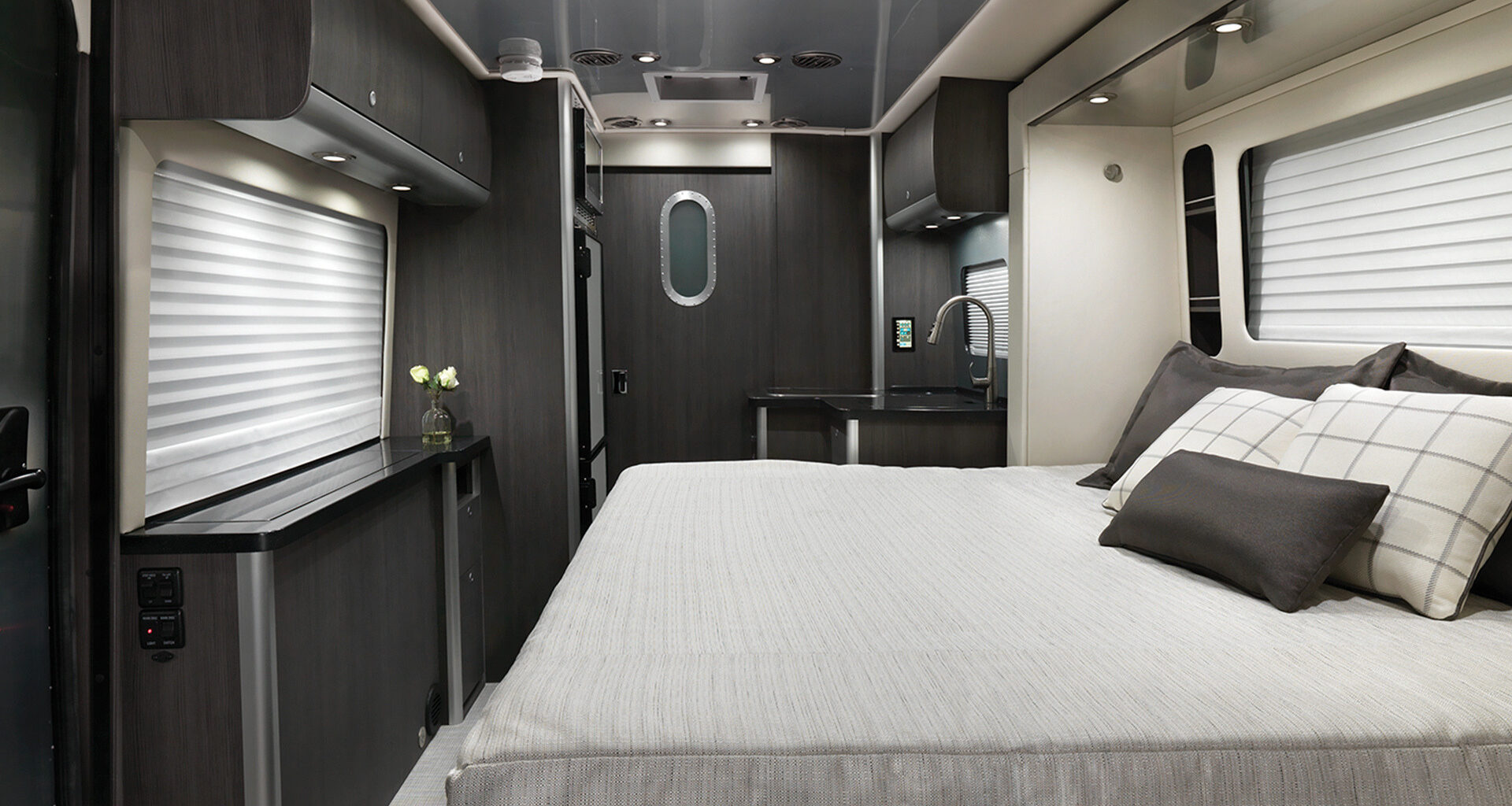 7 Best RVs With Murphy Beds - Getaway Couple