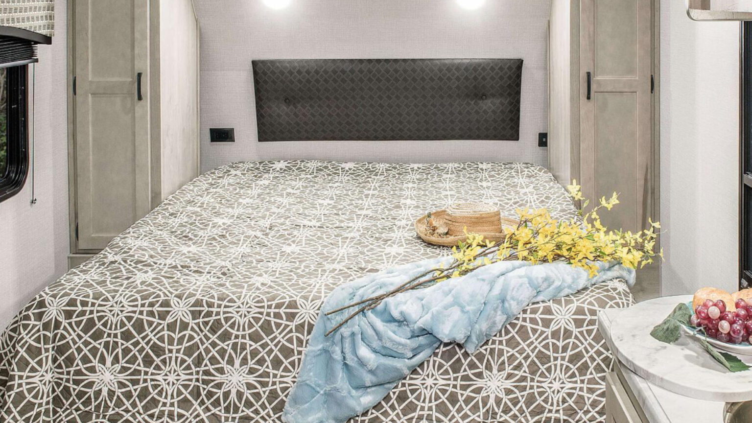 7 Best RVs With Murphy Beds - Getaway Couple