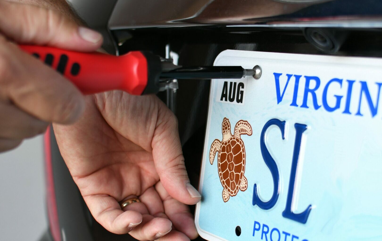 Can You Look Up an RV by VIN Number? - Getaway Couple