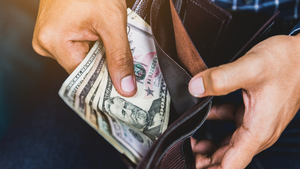 Where to Find RV Loan Rates and Reliable Financing - Getaway Couple