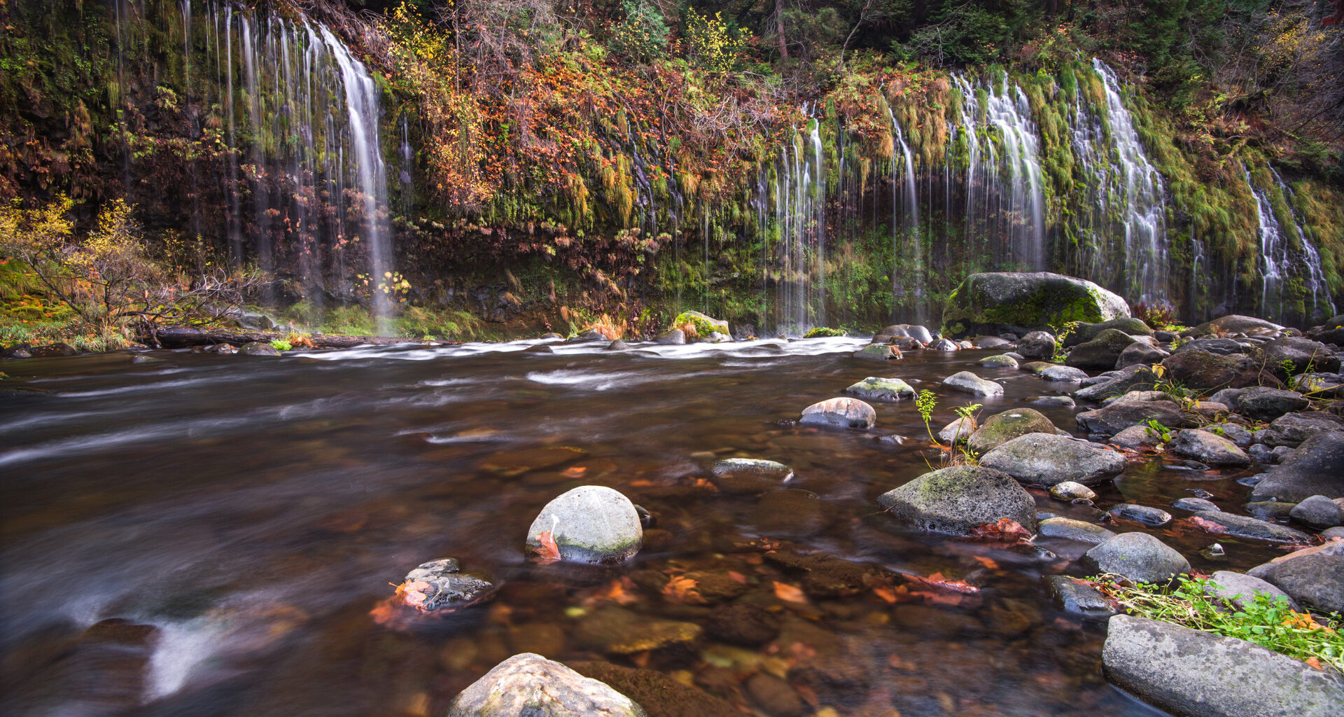 Why It’s Illegal to Hike to Mossbrae Falls (But People Do It Anyway) - Getaway Couple