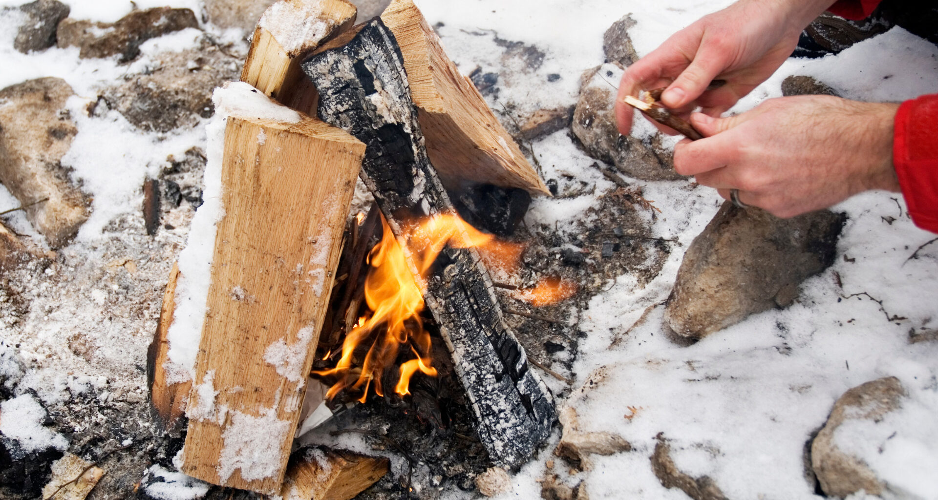 5 Rules for Building the Perfect Campfire - Getaway Couple