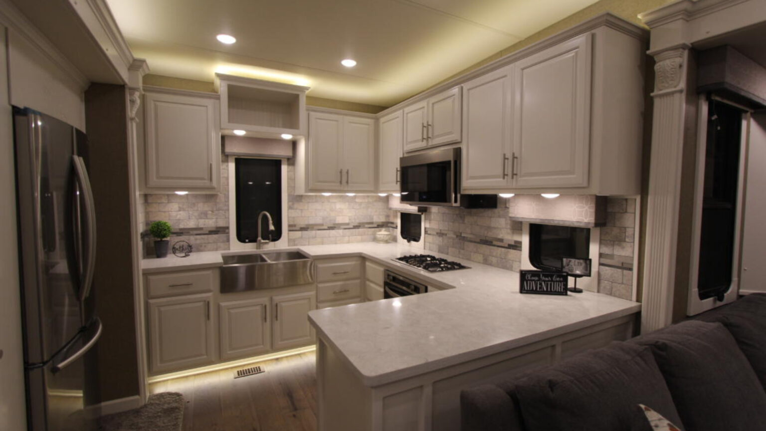 10 Best Rear Kitchen Fifth Wheels in 2024 - Getaway Couple