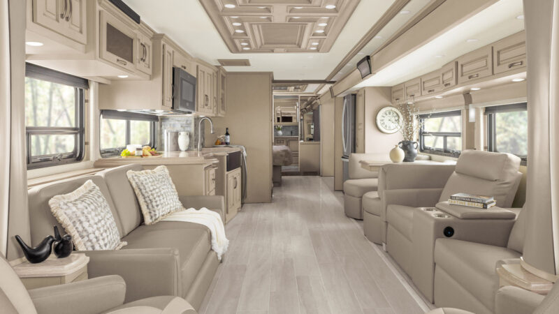A Breakdown of the Newmar Dutch Star - Getaway Couple