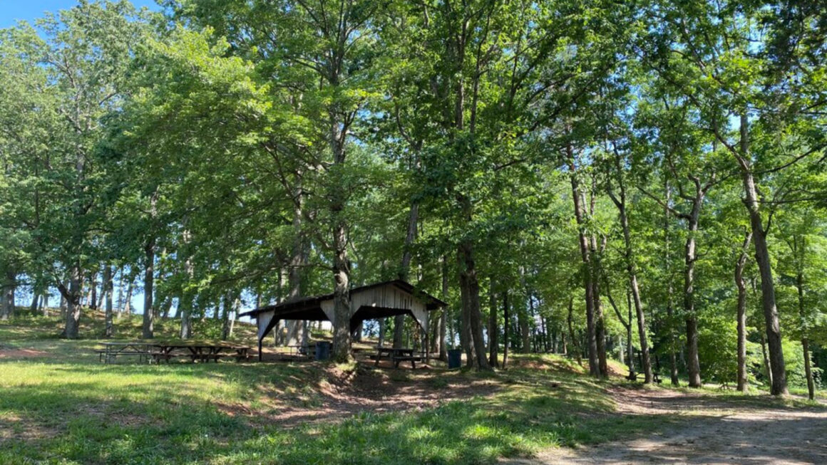 The Highest Rated Campgrounds in North Carolina - Getaway Couple