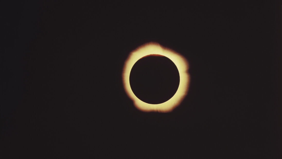 Mark Your Calendars: The 2024 Solar Eclipse Is Coming - Getaway Couple