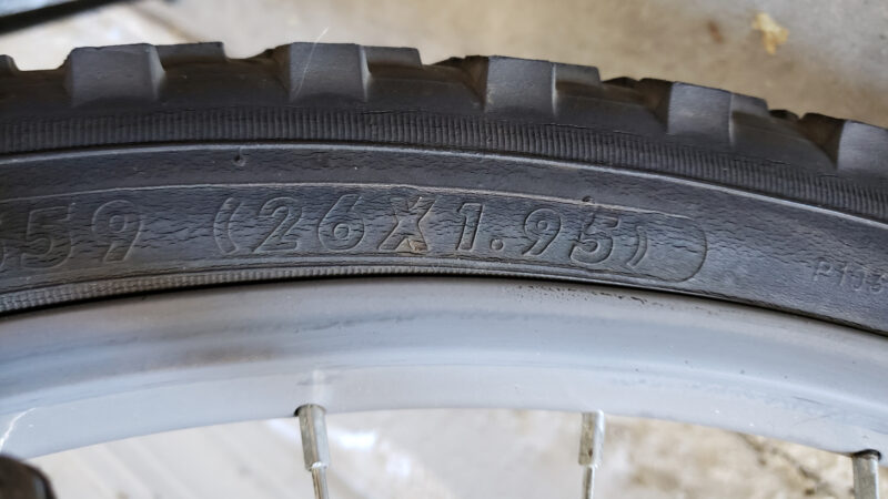 How to Spot (and Avoid) Dry Rot Tires - Getaway Couple