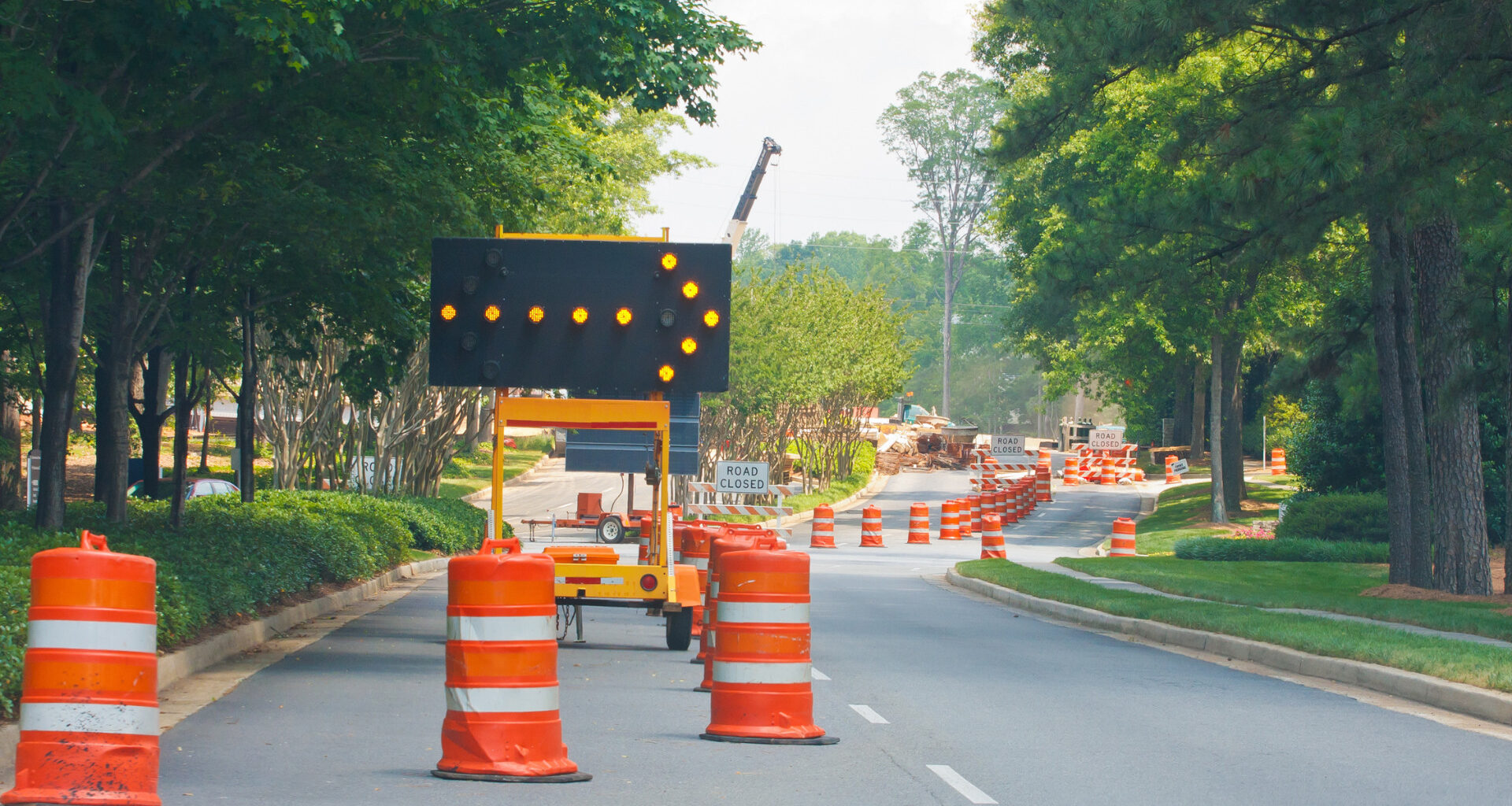 What Is a Zipper Merge and How to Do It - Getaway Couple