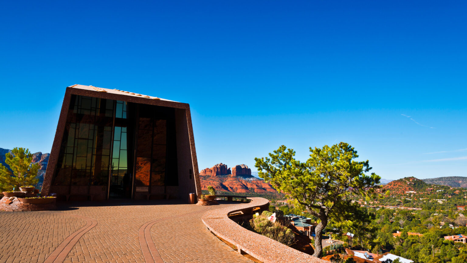 Your Guide to Visiting the Chapel of the Holy Cross - Getaway Couple