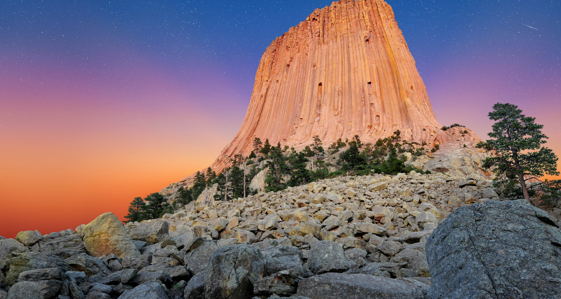 Little Girl Breaks Youngest Ascent Record for Devils Tower - Getaway Couple