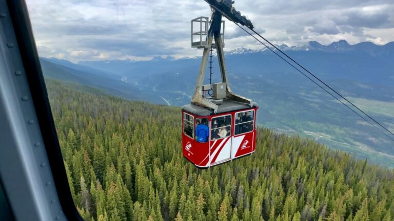 Our Honest Review of the Jasper Skytram - Getaway Couple