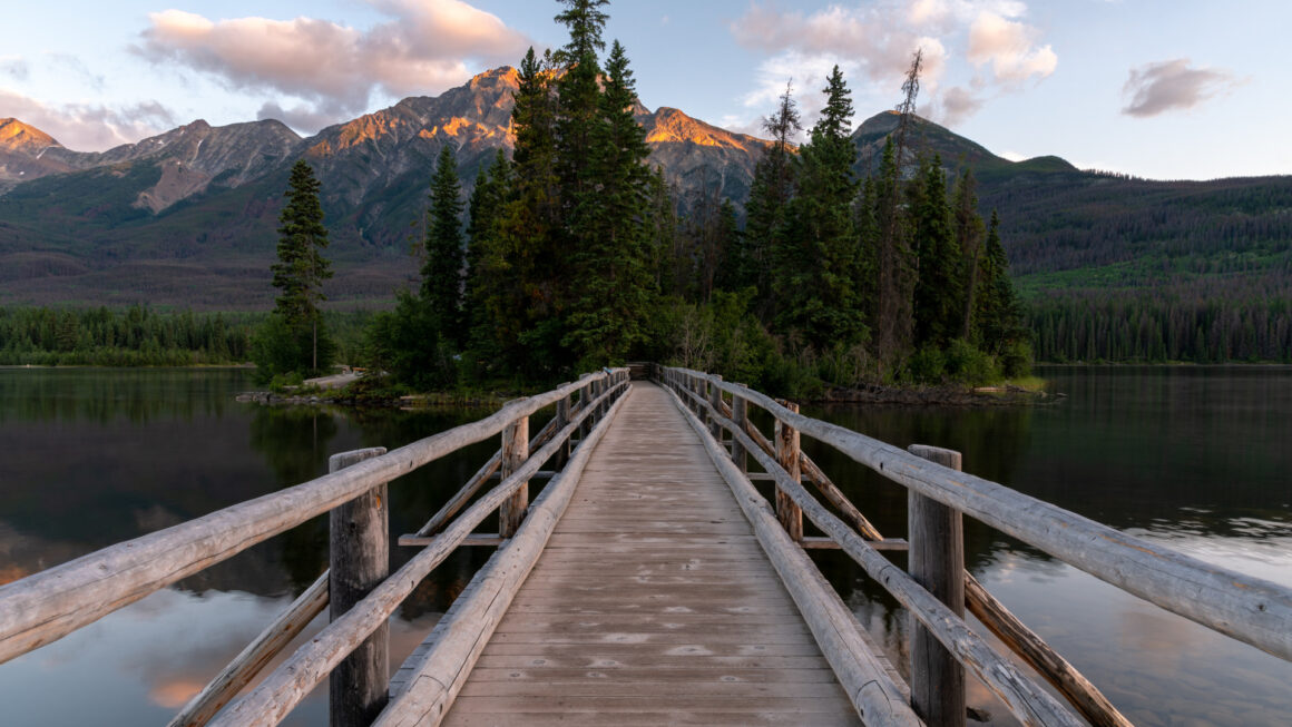 The Best Things to Do in Jasper for First-Time Visitors - Getaway Couple