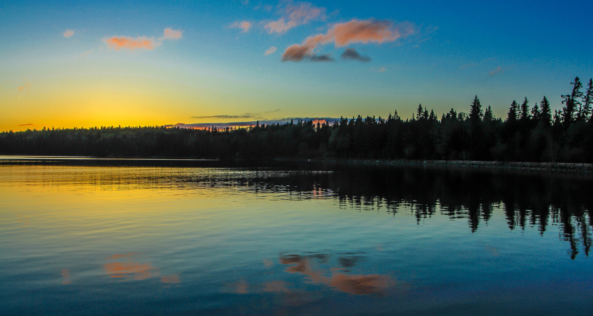 Lilac Resort: The Perfect Destination for Canadian Summers - Getaway Couple