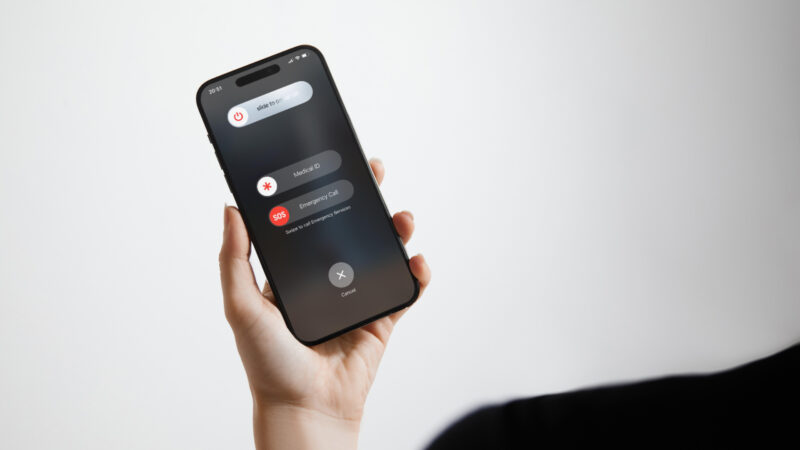 SOS on Your iPhone Could Save Your Life - Getaway Couple