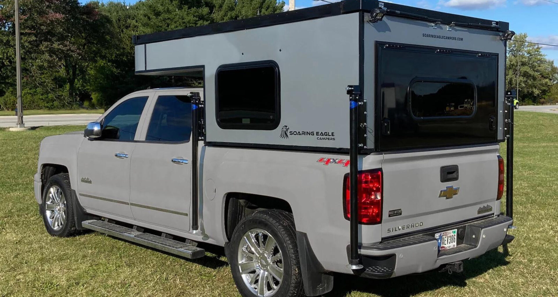 Who Makes Soaring Eagle Campers? - Getaway Couple