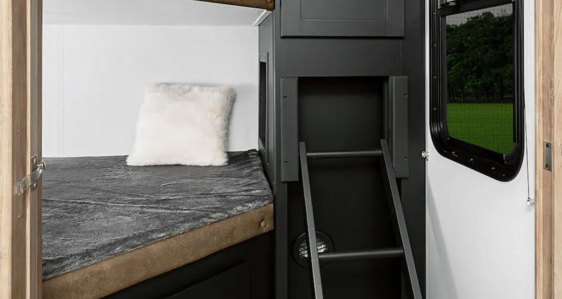 A Breakdown of the Keystone Outback - Getaway Couple