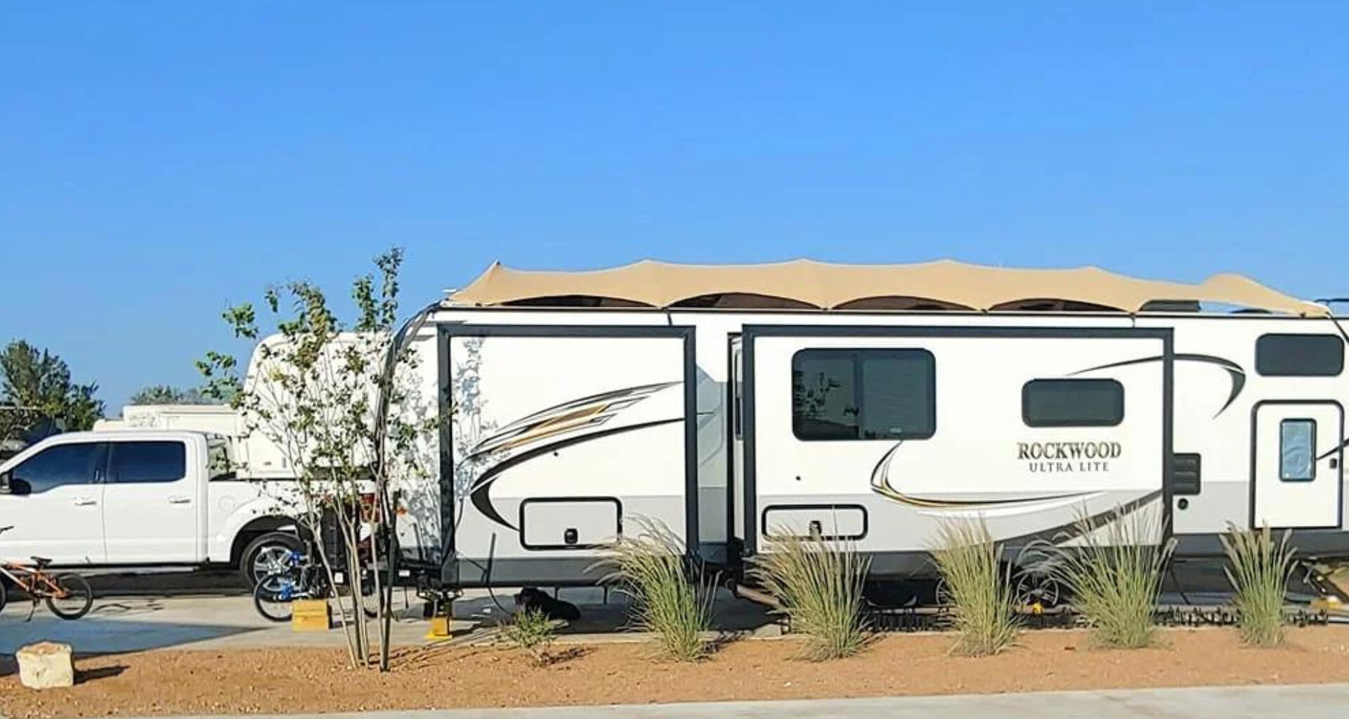 Shade RV: A Hot Weather RVing Must-Have - Getaway Couple