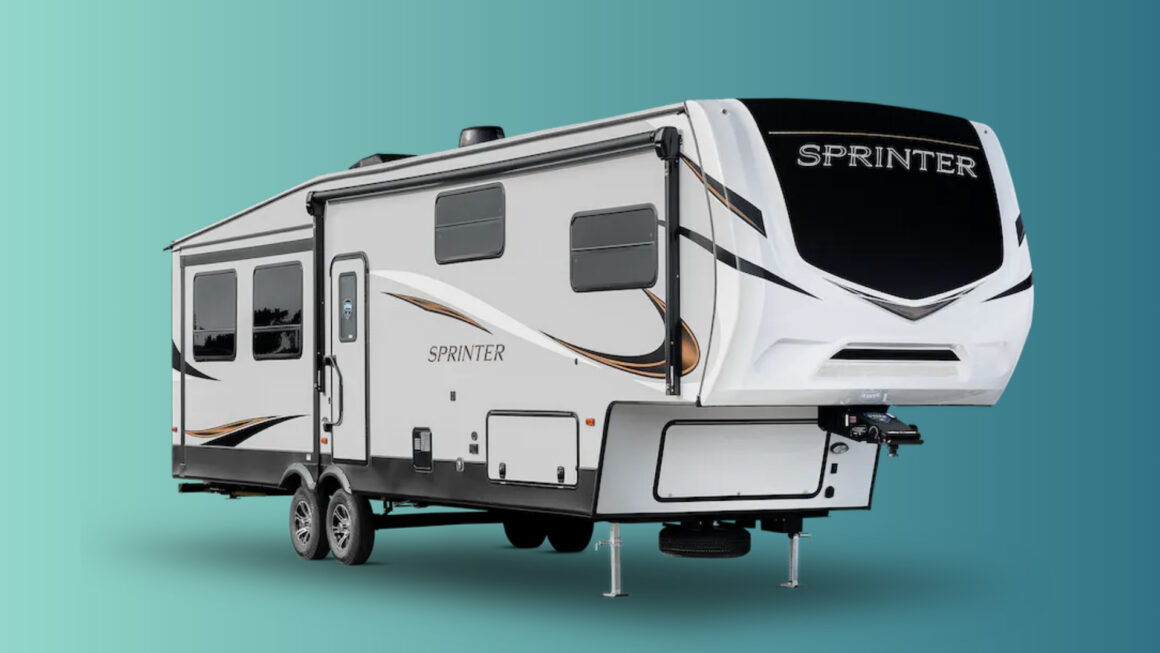 A Breakdown of the Keystone Sprinter 5th Wheel - Getaway Couple