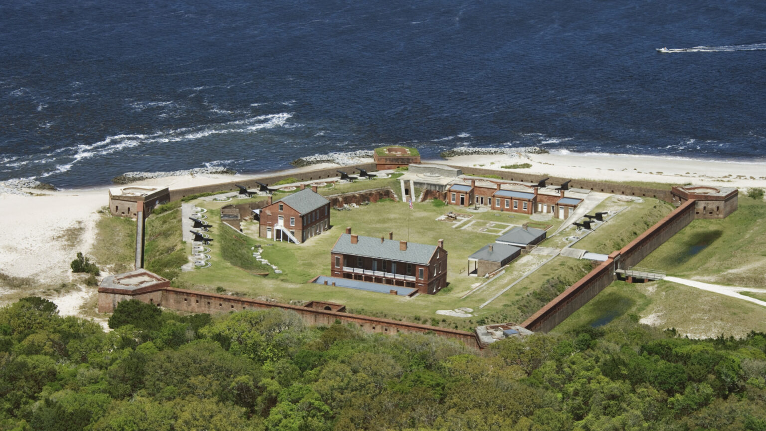 Historic Forts in Florida to Add to Your List - Getaway Couple