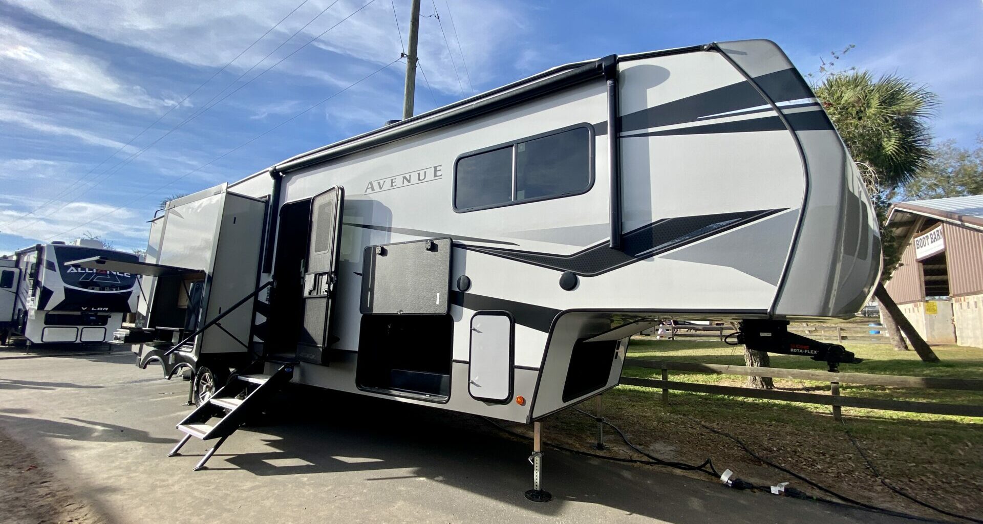 10 Best Rear Kitchen Fifth Wheels in 2024 - Getaway Couple