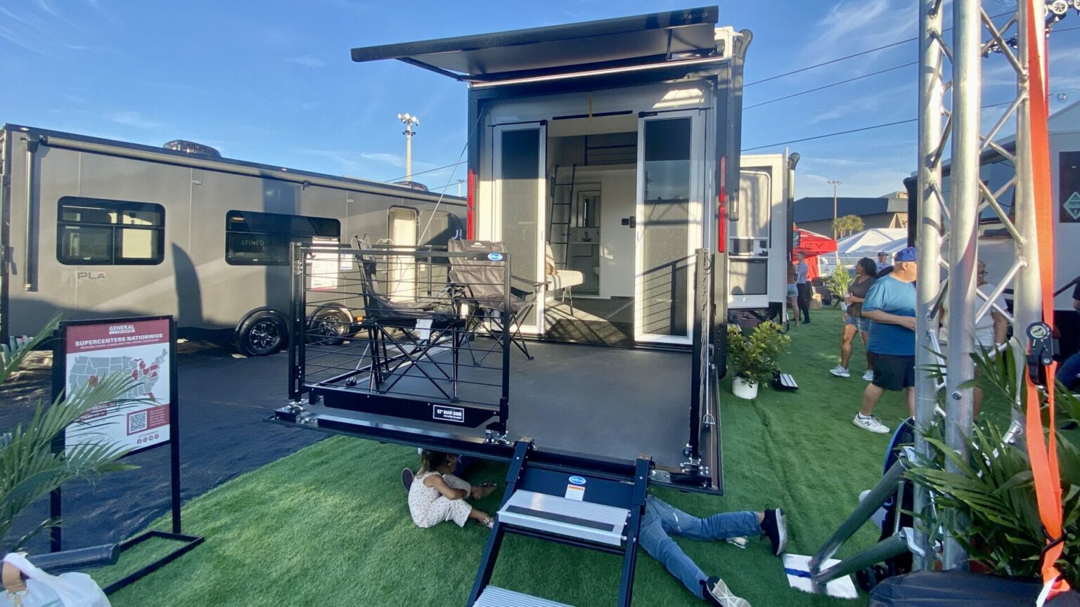 A Guide to Understanding The Different Types of RVs - Getaway Couple