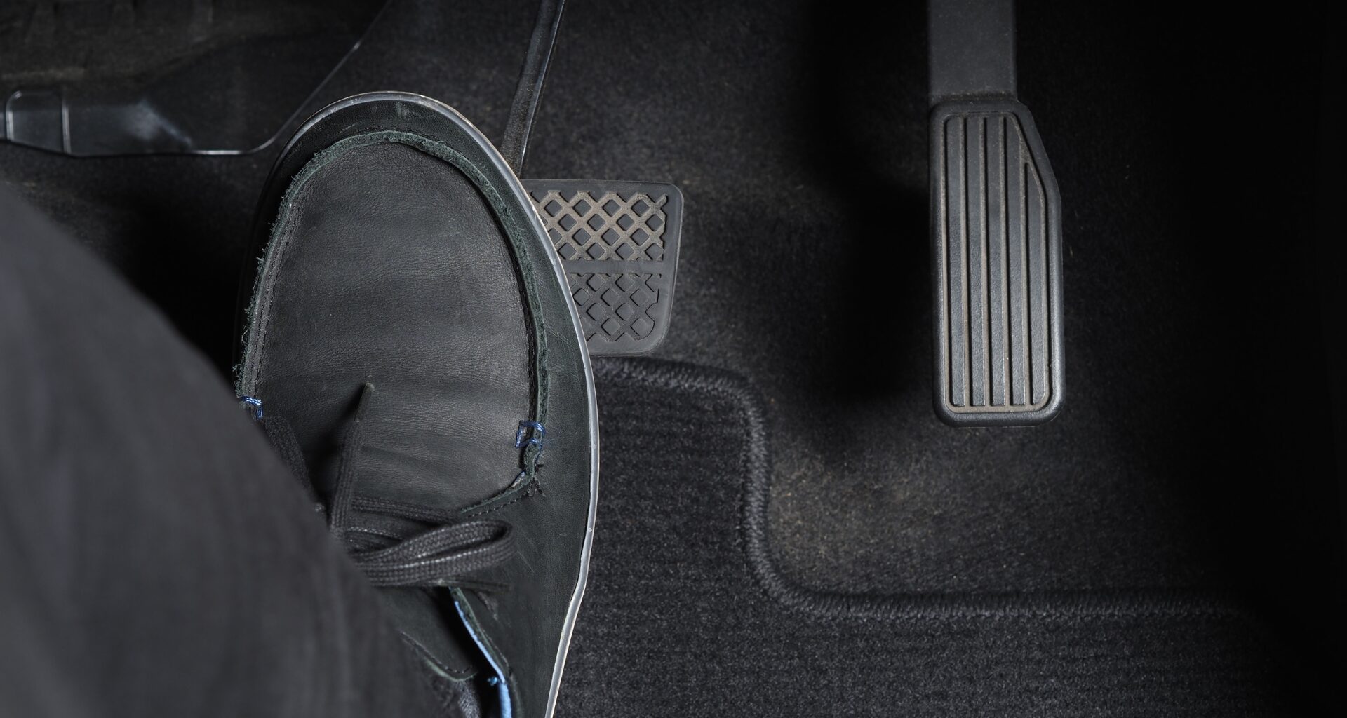 Every RVer Should Know What Stab Braking Is - Getaway Couple