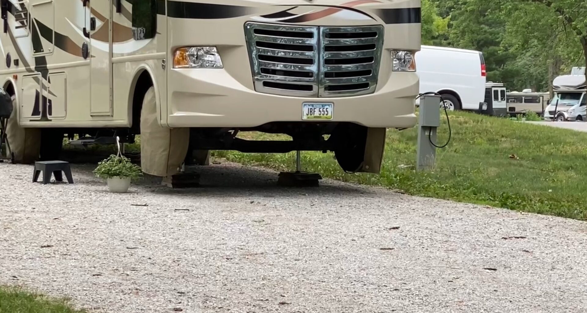 5 Ways To Spot an RV Newbie - Getaway Couple
