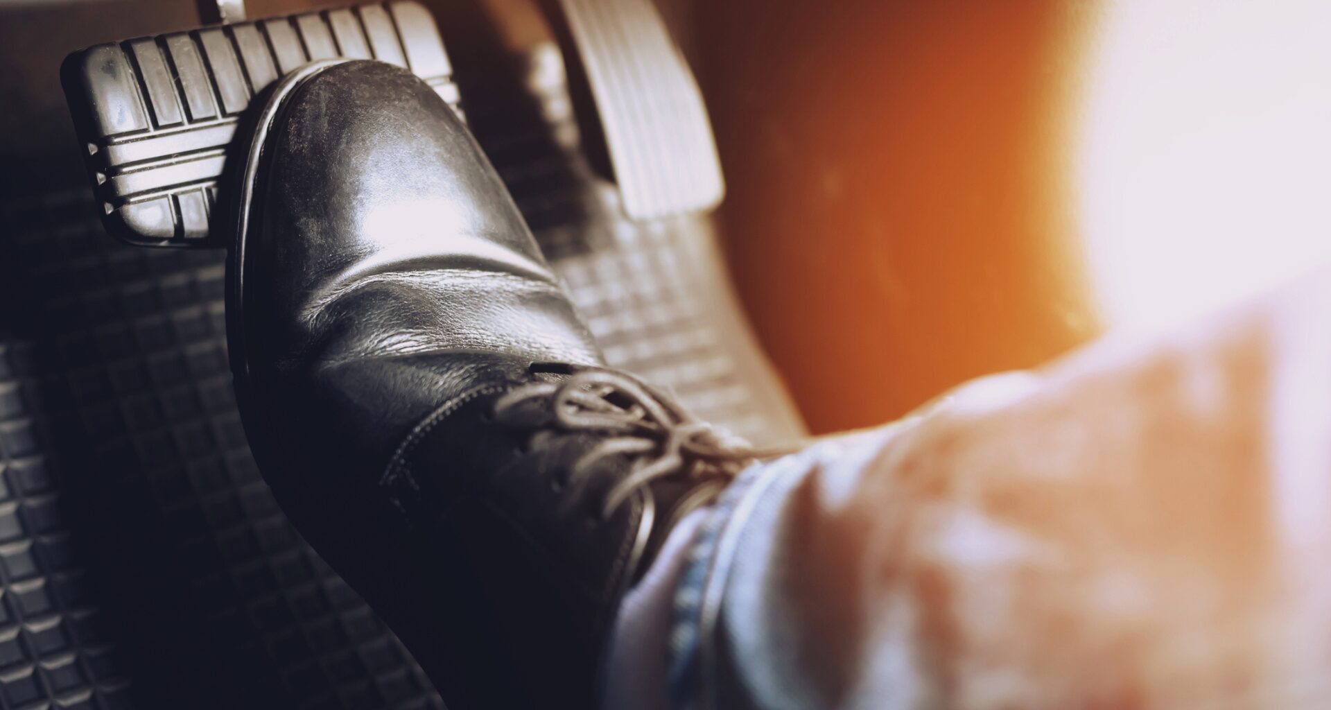 Every RVer Should Know What Stab Braking Is - Getaway Couple