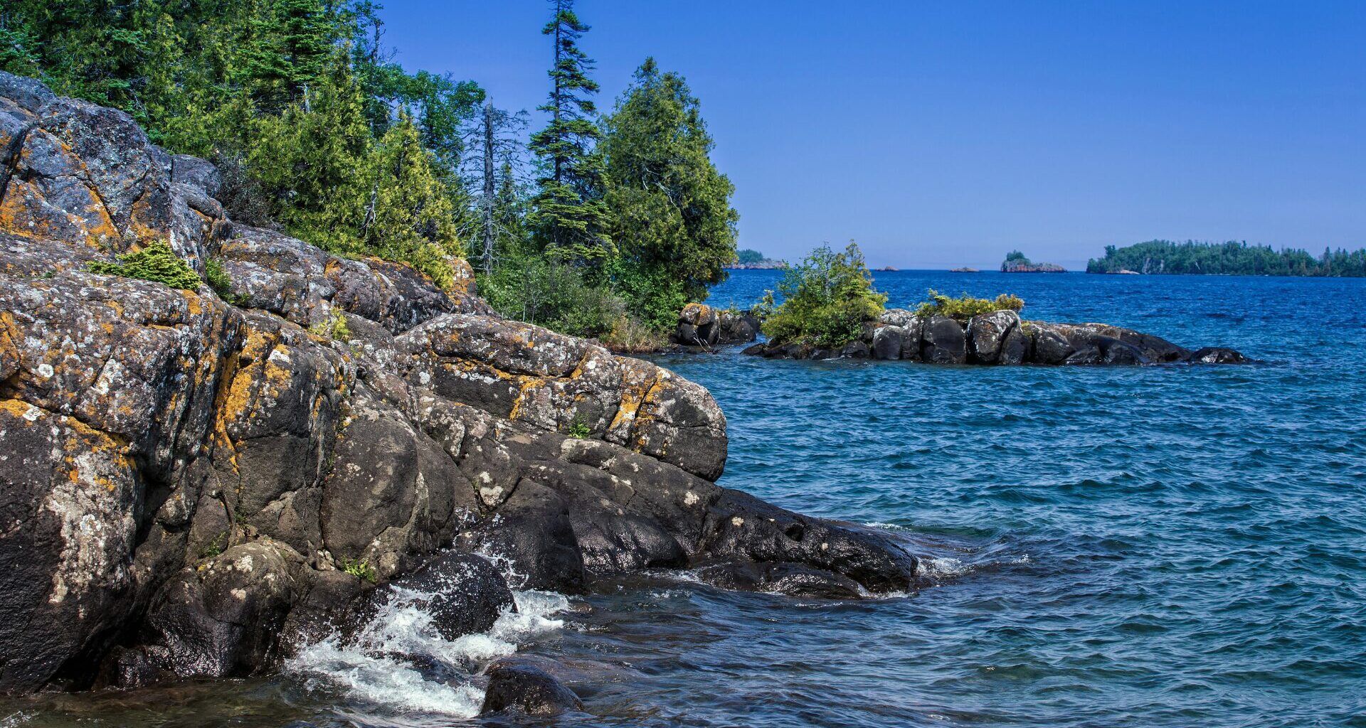 Don't Waste Your Time In Isle Royale National Park - Getaway Couple